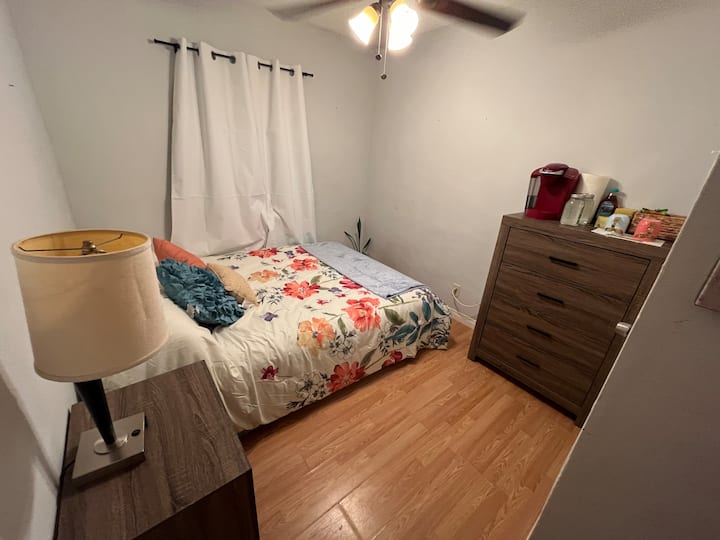 Snug Spot - Bakersfield, CA