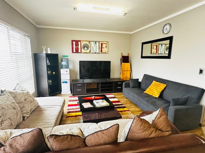 'Spacious 3br Apartment - 700m From Beach & Jetty" - Swakopmund
