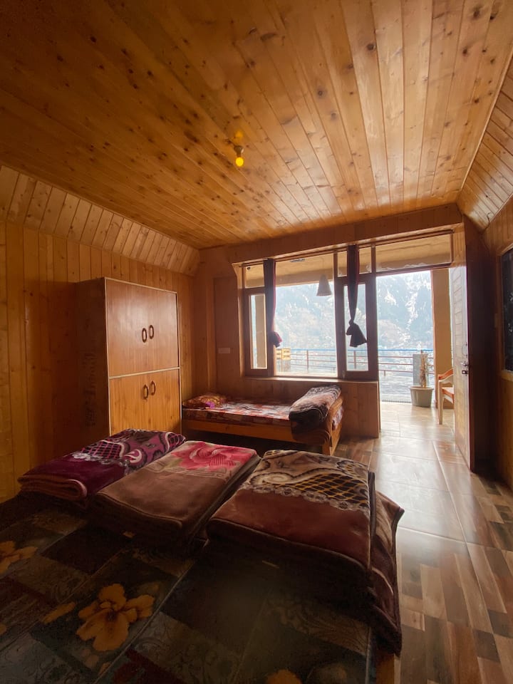 Rocky's Cafe B&b With The Best View In Old Manali - Manali