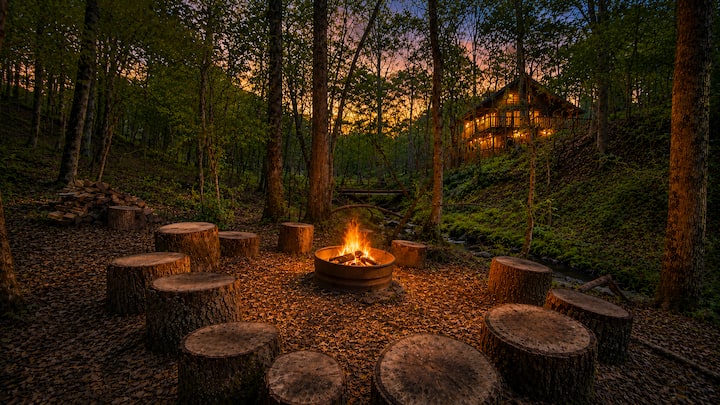 Summer Seclusion - Hot Tub, Waterfalls Nearby! - Suches, GA