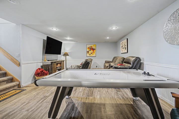 Theatre Room, Air Hockey, Pet Friendly, Views! - Galena, IL