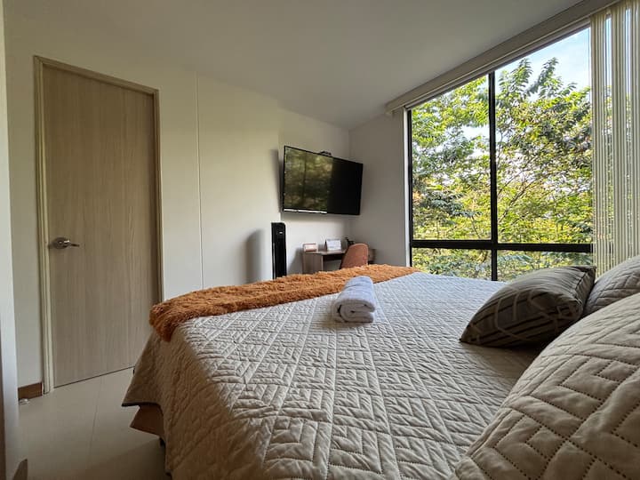 Apartamento Acogedor En El Poblado, Medellín - Medellín