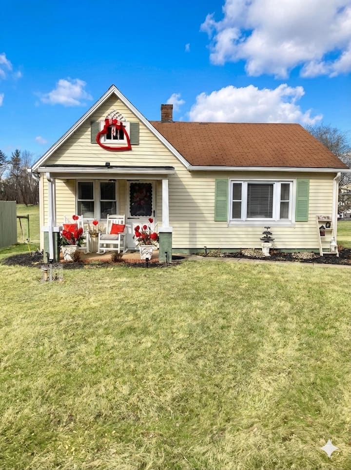 Glenhaven Cottage
Put A Little Love In Your Heart - Galax, VA