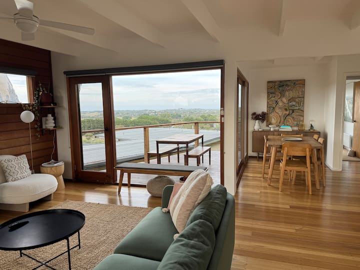 Ocean Views Tree Tops Retreat - 5 Min Hot Springs - Rye
