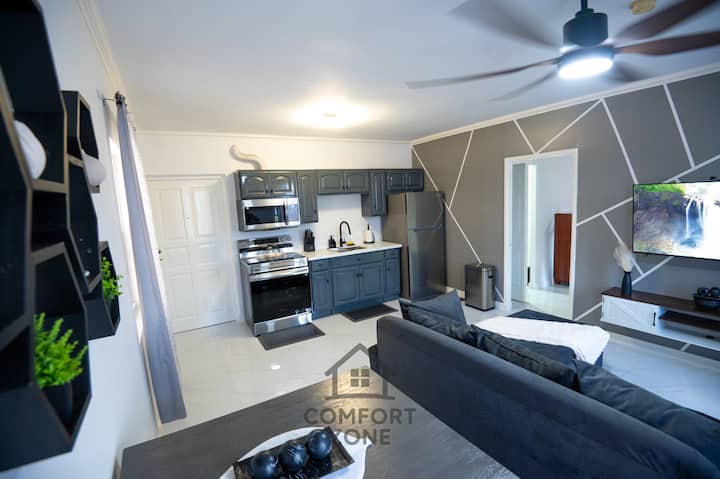 Comfort-zone, Centrally Located-wifi-aircondition - Kingston, Jamaica