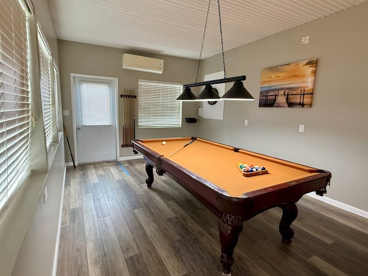 Cheerful 5 Bedroom Home Close To Everything - DeLand, FL