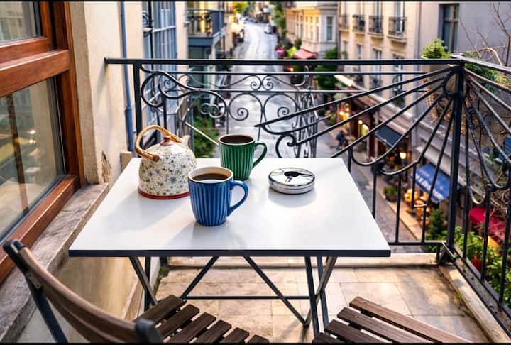 Balcony City Life • Steps From Istiklal - İstanbul