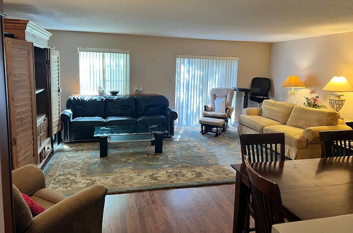 2/3 Townhome Near Honeymoon Island. Sleeps Six. - Dunedin, FL