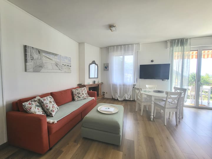 Bright Apartment With A View Of The Lake - Garda