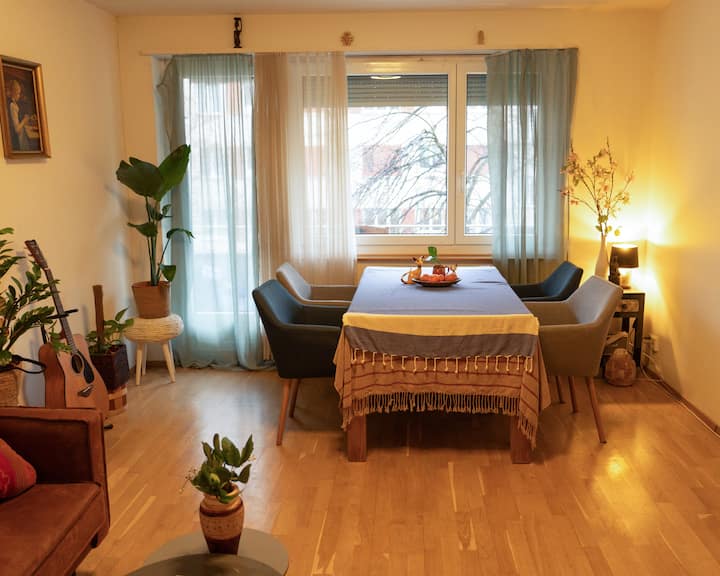 Cozy Central Oasis: Quiet With Plants, Balcony - Zurique