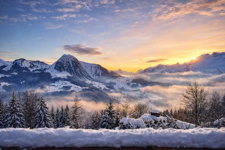 Chalet Montagnard Avec Terrasse Et Vue Panoramique - Manigod