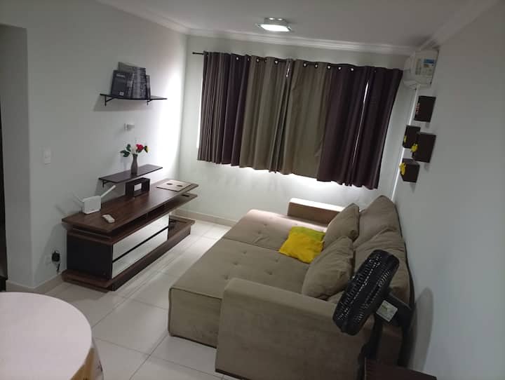 Apto 11min Docentro, 2 Ar-condicndos E Estacionto - Maringá