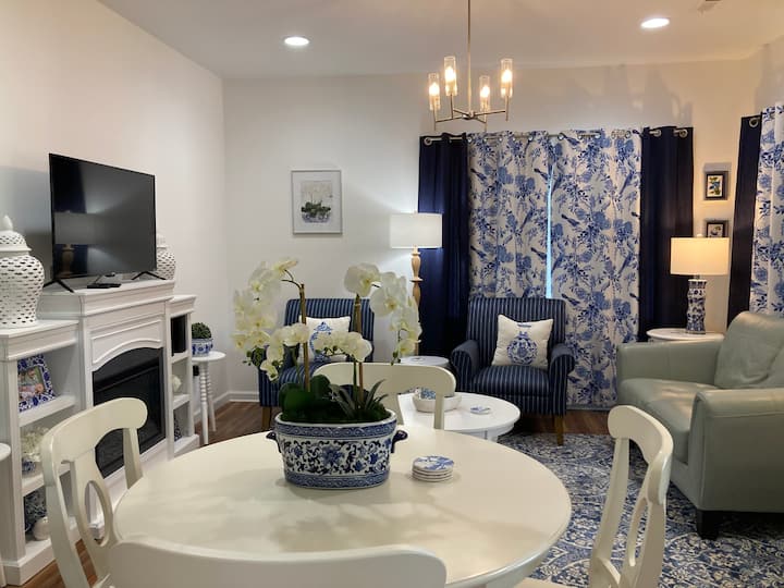 Wild Blue - A Contemporary Mountain Getaway - Waynesville, NC