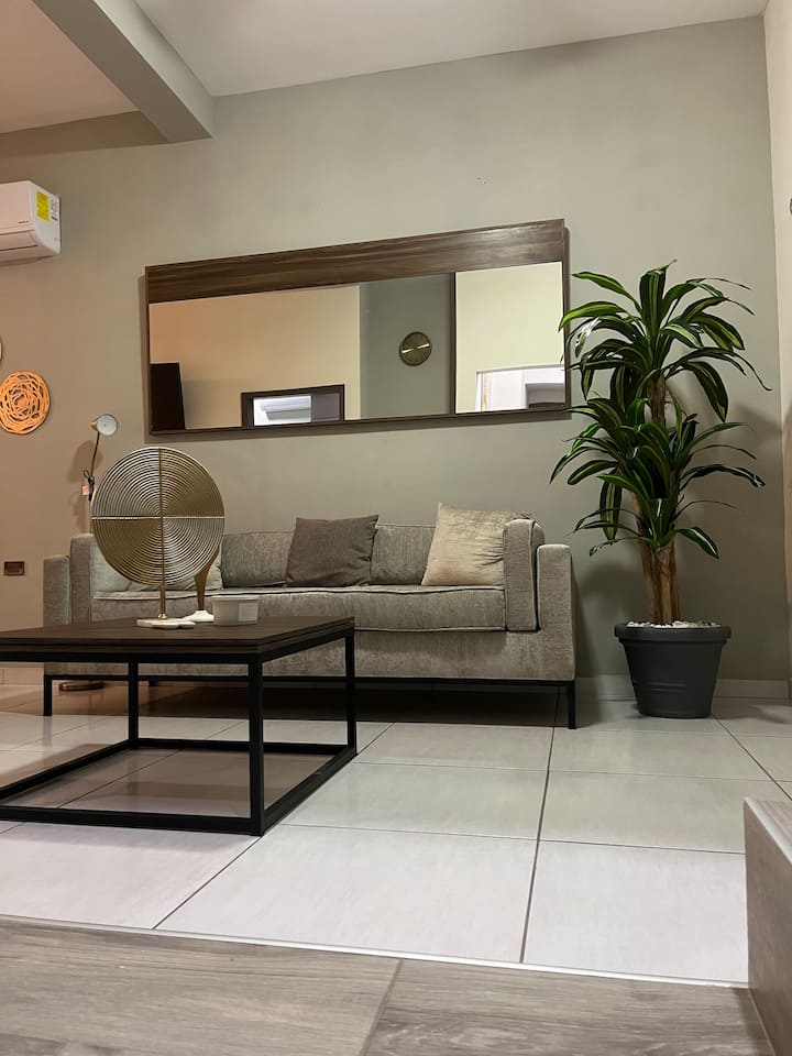 Casa Súper Completa Con Cochera - Delicias
