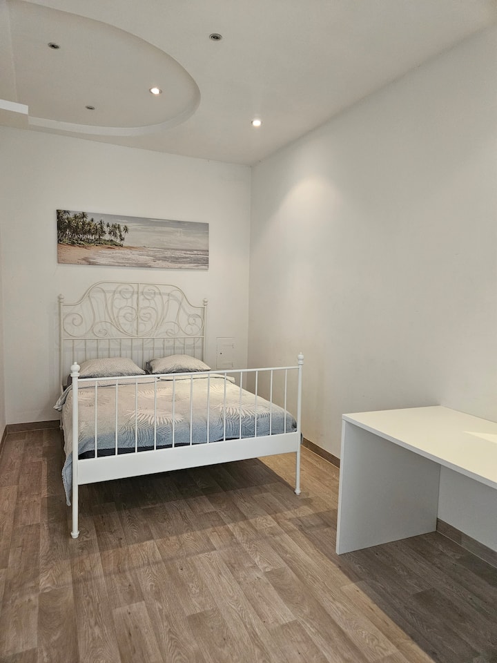 Private Room In Shared Apartment - Wien
