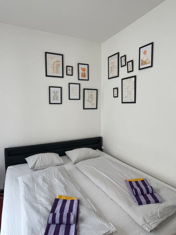 A Jump Into Lugano' Society - Lugano