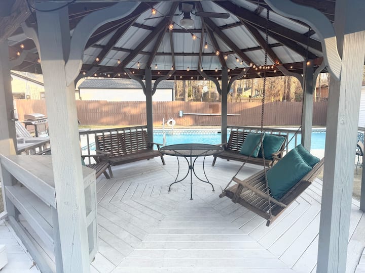 Pool Home With Ev Charger Pool Table Games Arcades - ジャクソン, MS