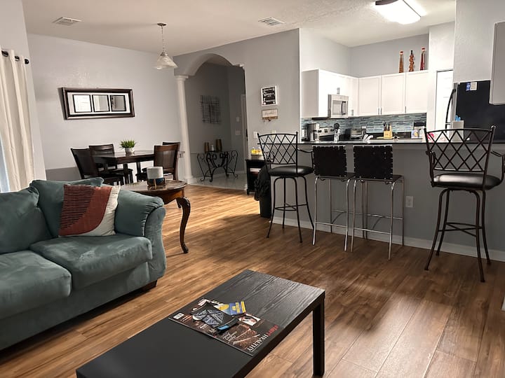 Cheerful And Spacious Townhome With Lake View - Hillsborough River State Park, Thonotosassa