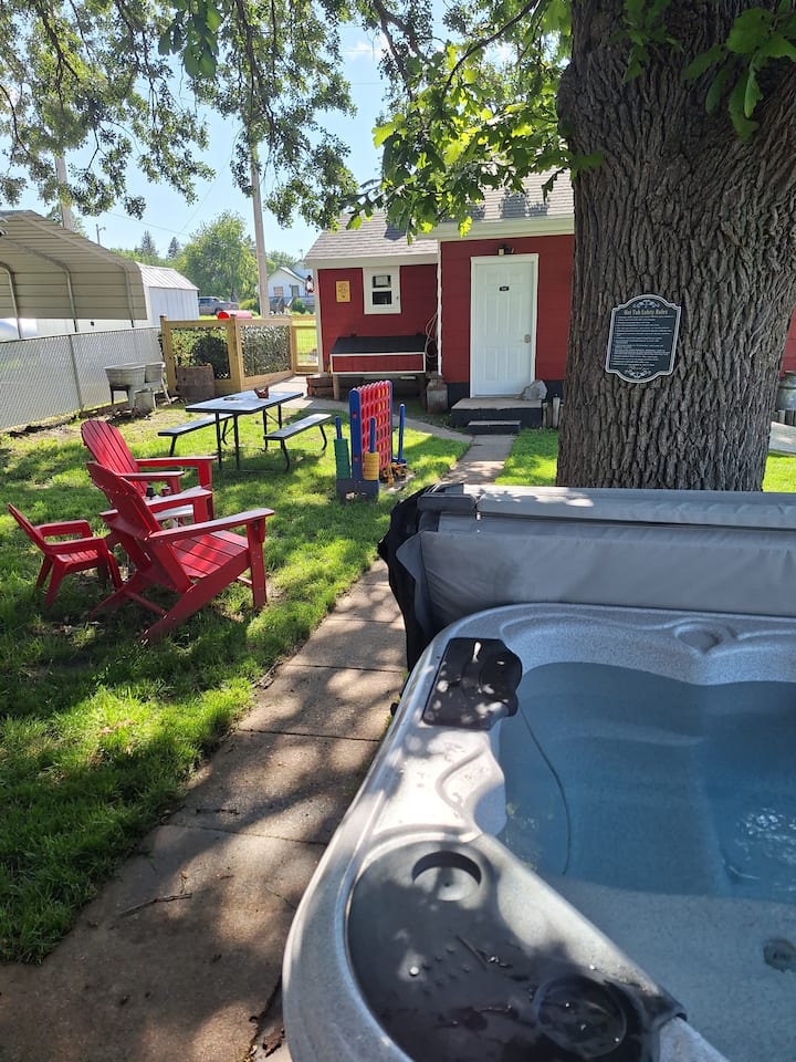 The Guest House W/ Hot Tub - Nebraska