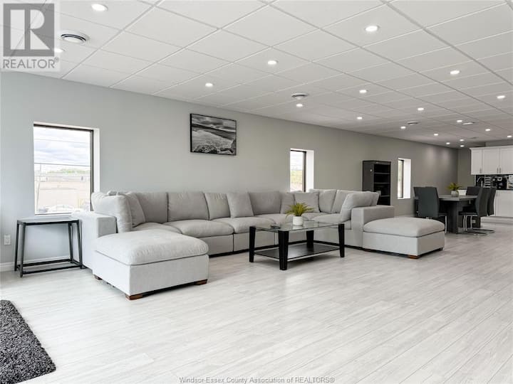 Executive Condo. 3br, King Bed W/ Ensuite - Windsor