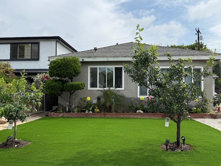Adorable House With Ev&parking-family Friendly - Culver City, CA
