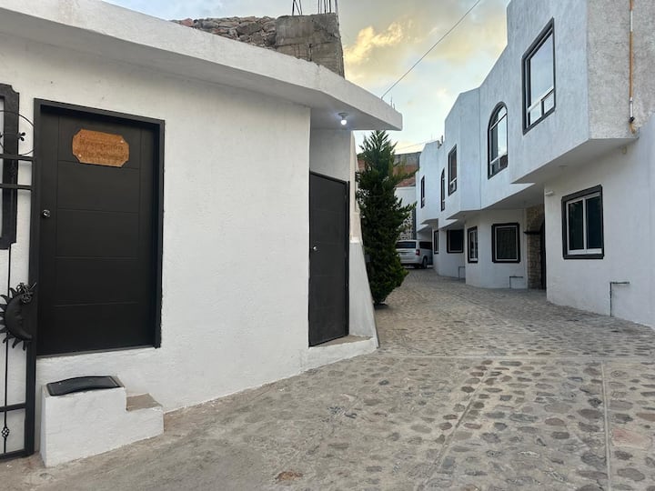 Villas Pedregal Relájate En Peña De Bernal
Lugar Familiar Para Descansar! - Bernal