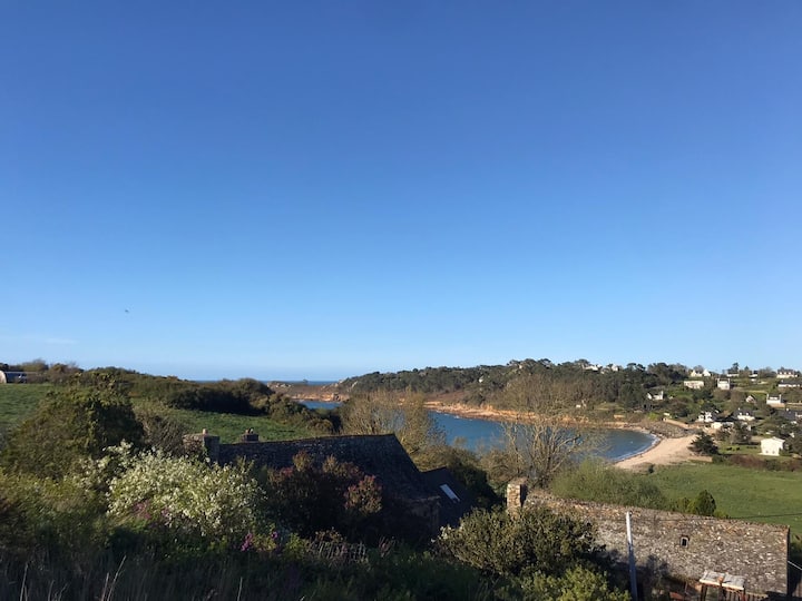 Maison De Vacances Vue Mer, Surplombant La Plage - Plougasnou