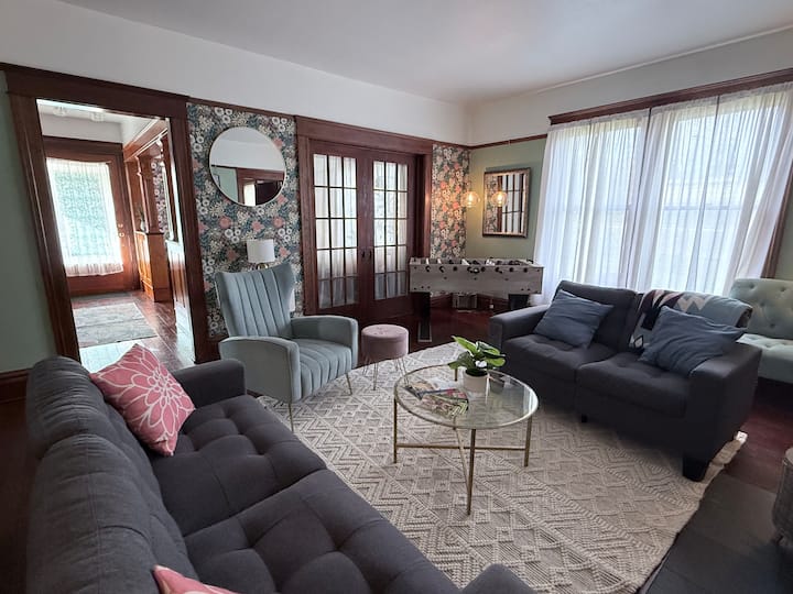 Gorgeous Historical Home Close To Everything! - Eugene, OR