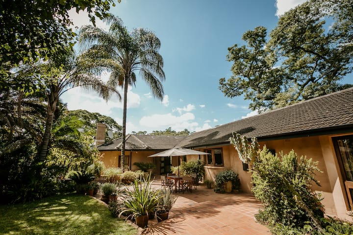 Afro-chic Elegance In A Peaceful Harare Suburb - Zimbabwe