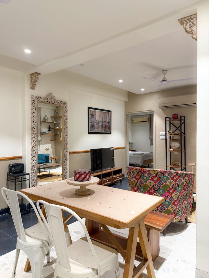 One Uptown 103 |Central |Stylish| 1 Bhk Loft -