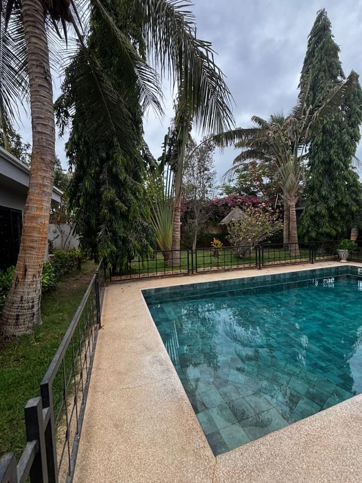 Villa Moderne Avec Vue Sur Piscine - Sénégal