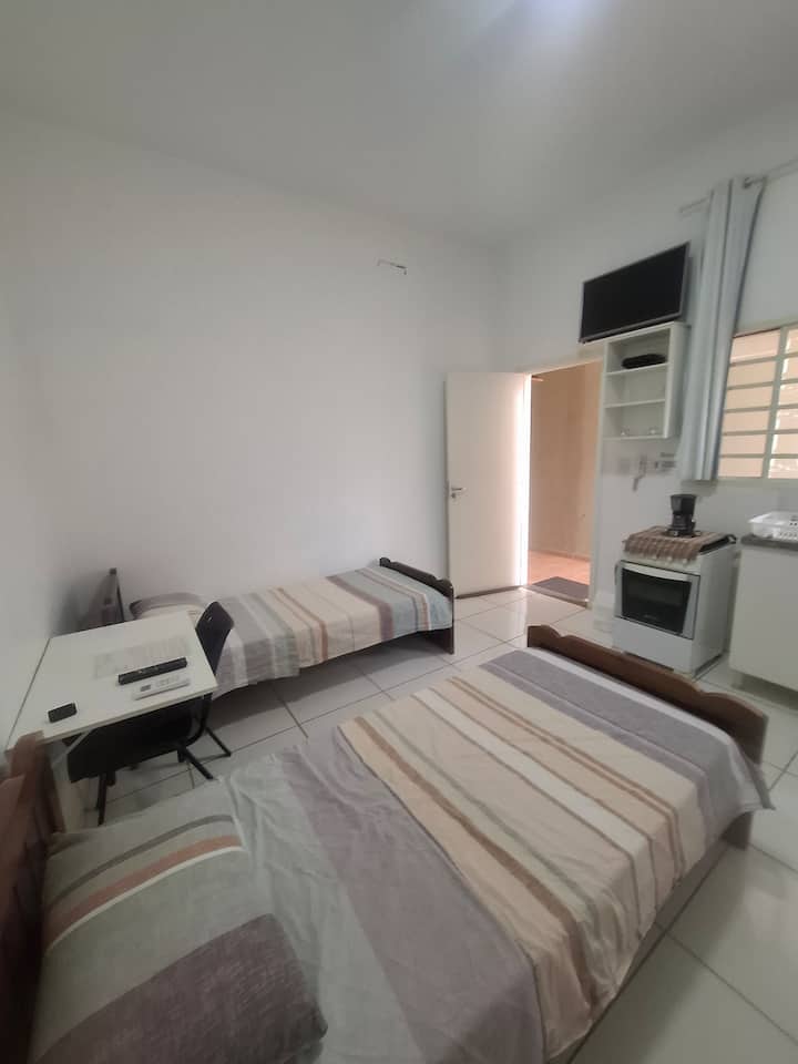 Estúdio 3a. Kitnet Completa Com Garagem. - Araraquara