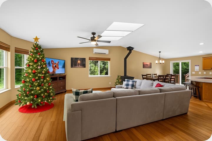 Rainier Christmas Cabin-ac-hot Tub-game Room-wifi - Packwood, WA