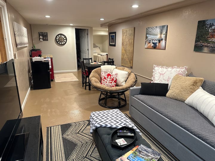 Cozy Basement Living With Private Entrance - Reno, NV