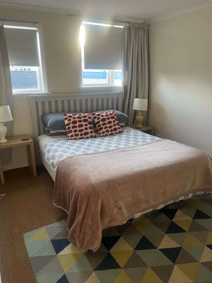 Comfortable (Short Stay) 1 Bed Unit With Parking - Masterton
