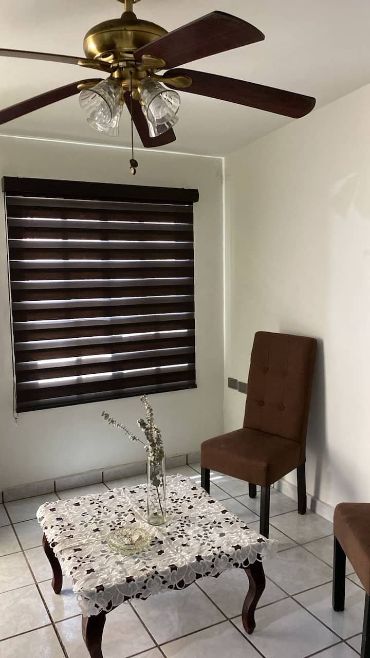 Nuestra Casa Ofrece Espacios Amplios Y Cómodos - Los Mochis