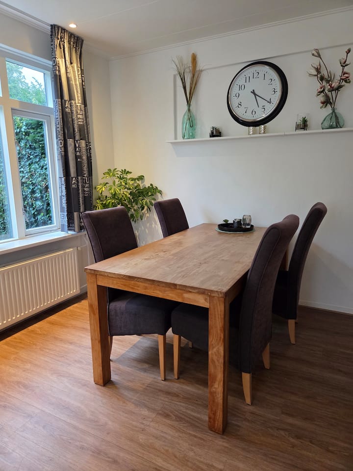 Centraal Gelegen, Rustige Locatie. - Heiloo
