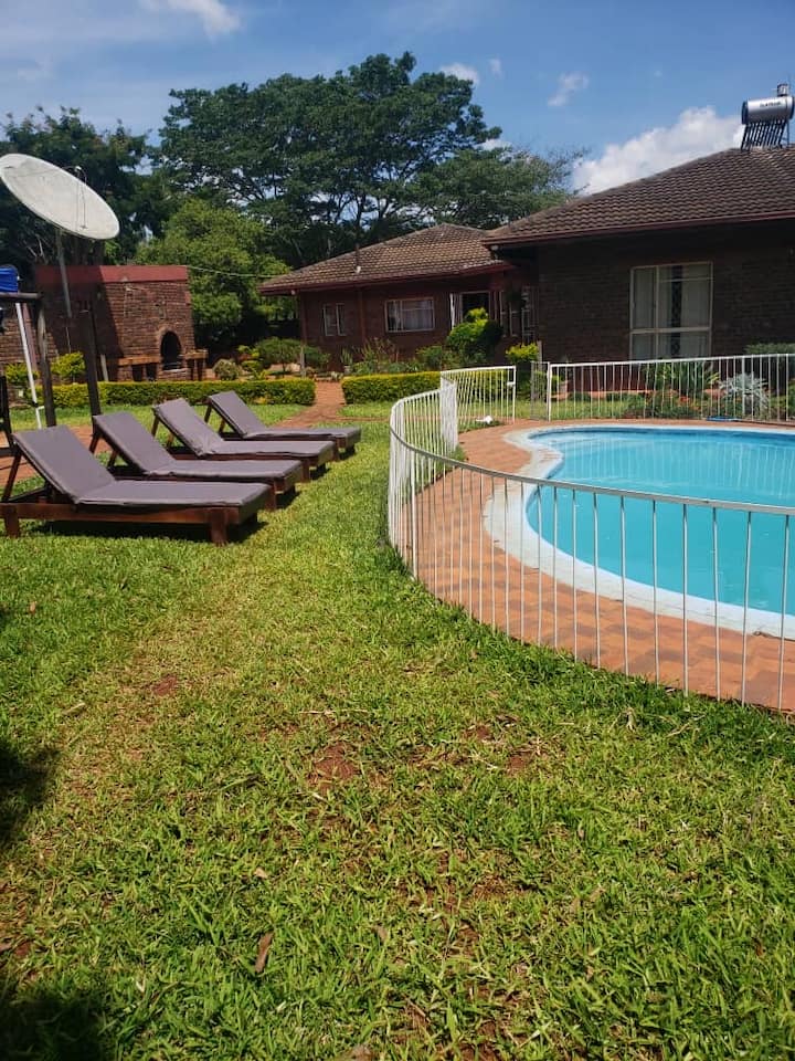 Mandara Escape – Pool, Newly Renovated Bathrooms - Harare