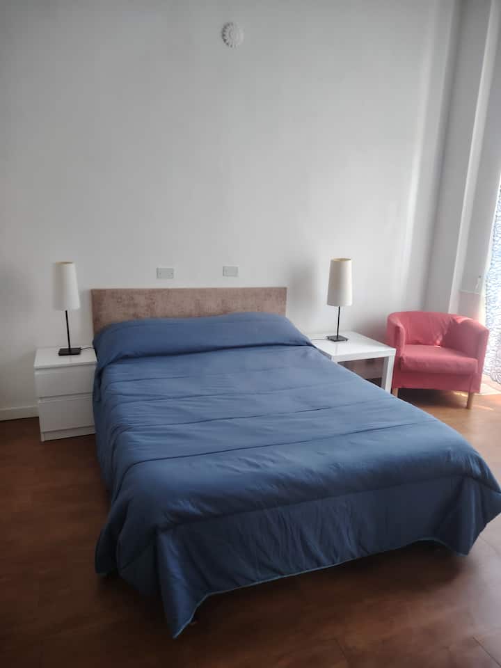 Blue End White Studio - Monolocale Blu E Bianco - Milan