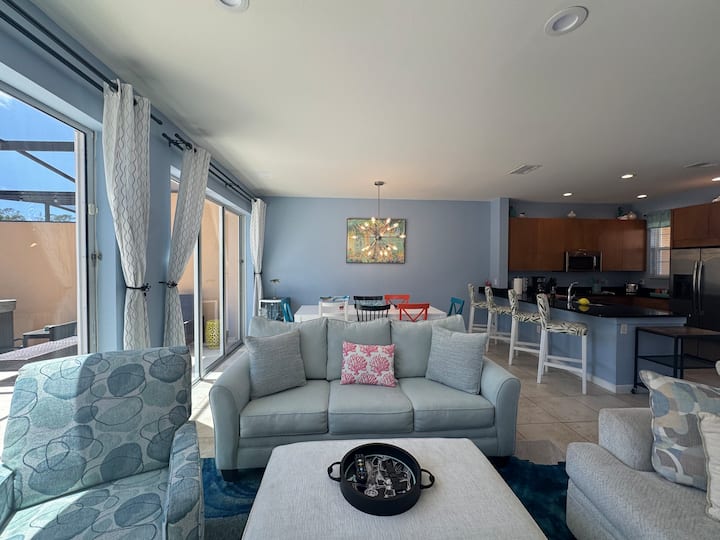 Luxury Remodeled Townhome Minutes From Disney! - Celebration, FL
