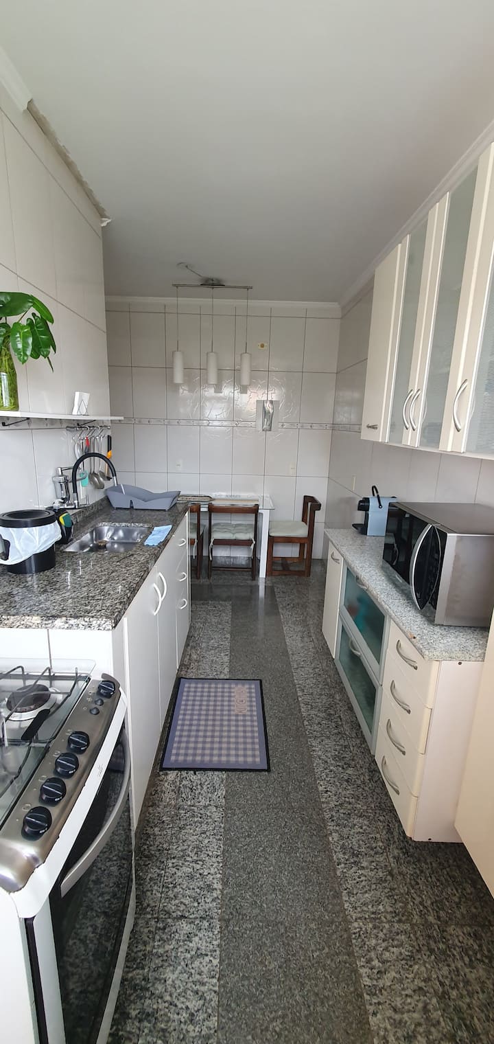 Aconchegante E Muito Bem Localizado Apto No Cambuí - Campinas