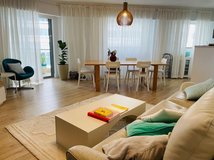 Large, Luxurious Manly Beach Apartment - Manly