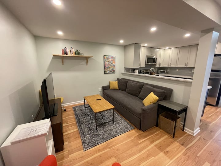 Entire Rental Unit-renovated 2 Bdrm Near Metro - Washington, DC