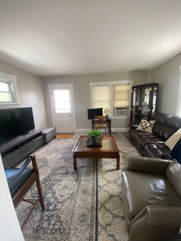 Spacious 1 Bed 1 Bath Duplex Unit - Madeira, OH