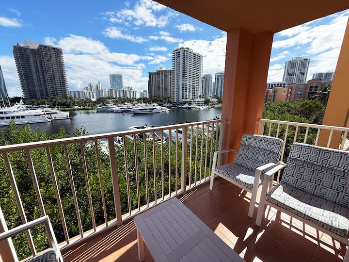 Bright & Airy. Unique Waterview. Free Parking/wifi - Tidal Cove Waterpark, Aventura