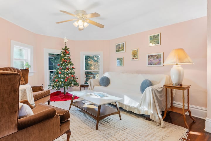 Walkable, Clean & Sunny Loft In Historic Victorian - Salt Lake City, UT