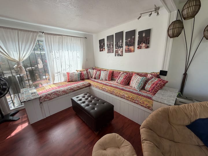 Beautiful 2 Bed/ 1 Bath Private Unit W/washerdryer - Oakland, CA