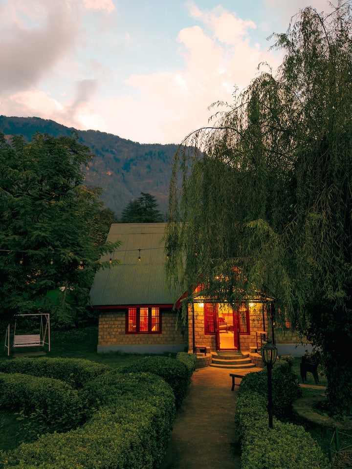 Leela Huts 3-bhk Entire Hut With Inside Fireplace. - Manali