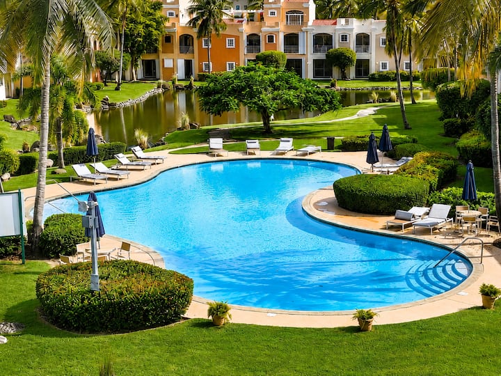Spacious 3br Ph Sleeps 8 Pool + Golf + Palmas 726 - Puerto Rico