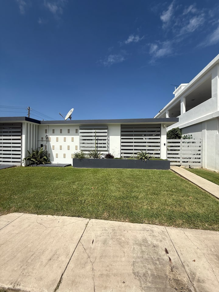 Walk To Isla Verde Beach, Enjoy Pool Access, Home - 